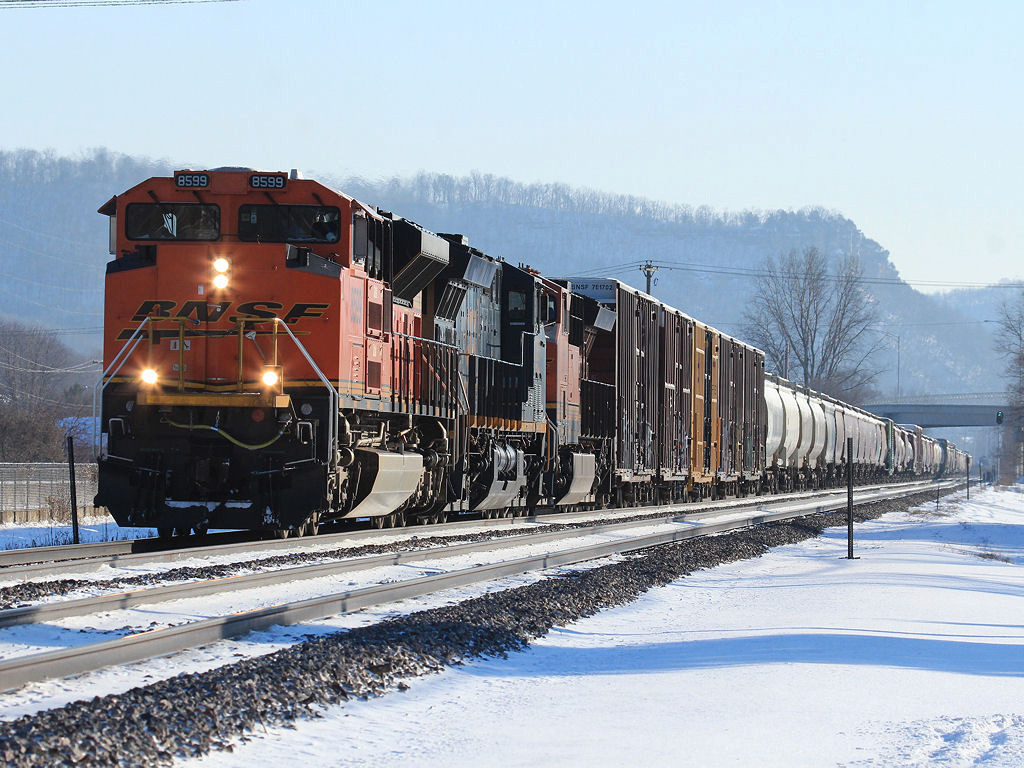 BNSF 8599